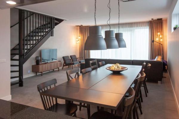 Wonderful Villa On Water With 5 Bedrooms And Bathrooms - Stavoren