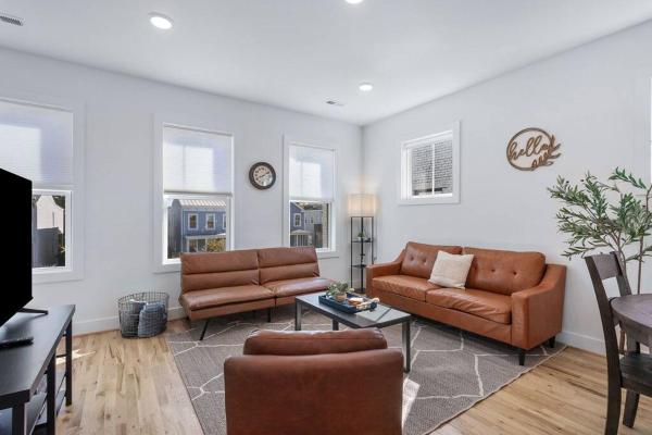 Duplex With Balcony And Spacious Dog-friendly Oasis! - Ivanhoe Lake, Mechanicsville