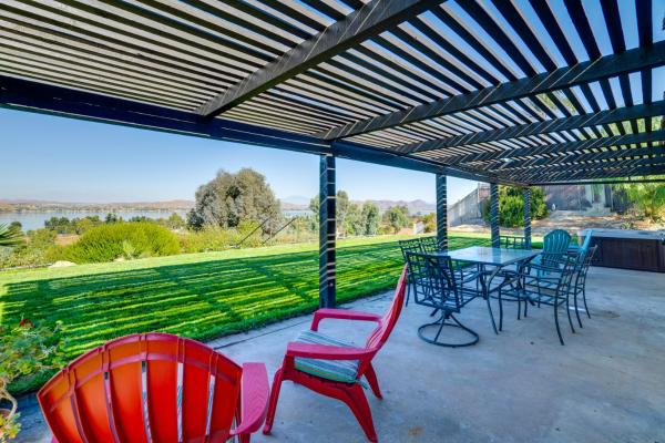 Water-view Home W/ Hot Tub In Lake Elsinore! - Lake Elsinore, CA
