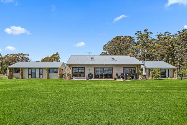 Exeter House Estate Vineyard Residence - Bundanoon