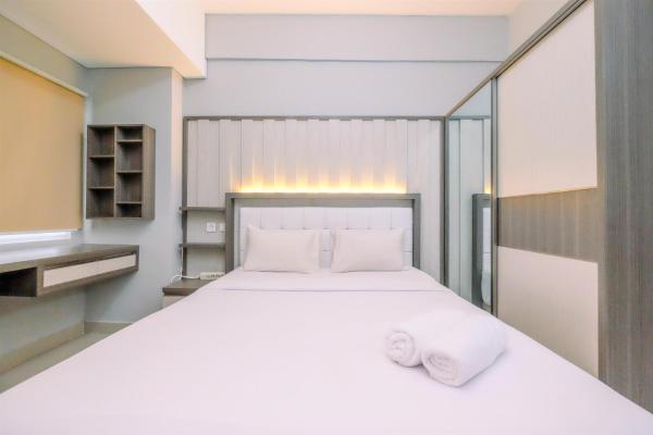 Modern Look Studio Lrt City Sentul - Royal Sentul Park Apartment By Travelio - Indonesia