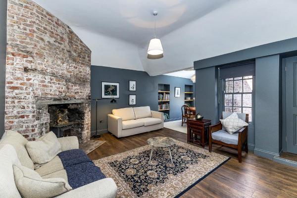 Ulster Apartment, 7 Henrietta Street, Dublin City Centre - Dublín