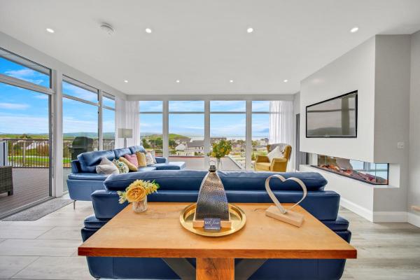 Bayview Luxury 4 Bedroom Penthouse - Downings