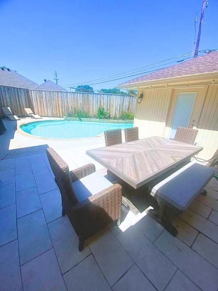 The Chic Getaway Perfect Pool Excellent Location By Vacation Your Way - Richardson, TX