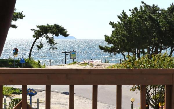 Silver Glowing Sea Pension - Corea del Sur