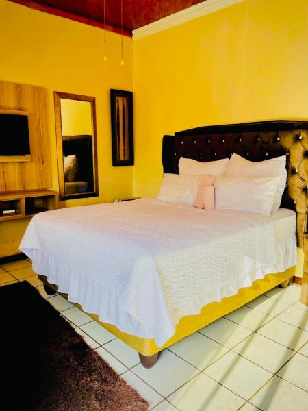 Mighty7 Bed And Breakfast Guesthouse - Pretoria