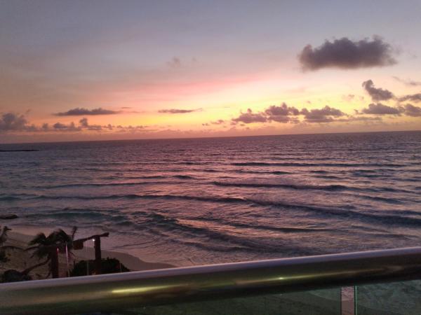 Ocean Seaview Dream Condo Next To Clubs - Cancún