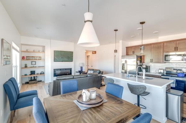 Modern Bozeman Condo With Balcony And Mountain Views! - Bozeman, MT