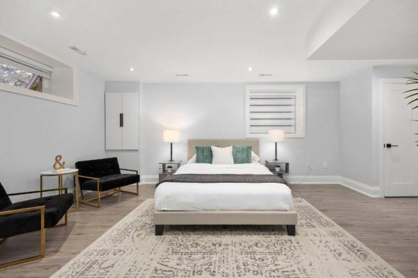 Cozy Master Suite, Private Bath & Free Parking Month-to-month - Toronto