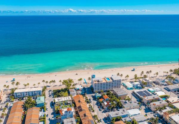 Villa Treasure On The Beach By The Gold Nests - Broward County, FL