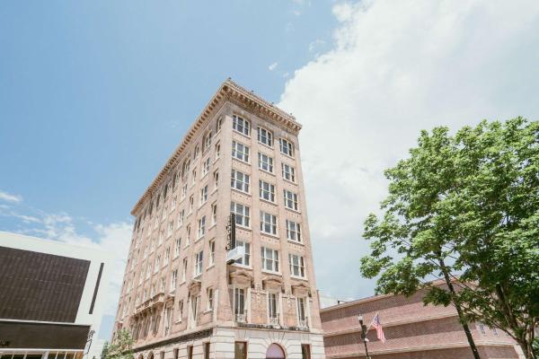 The Esquire Hotel Downtown Gastonia, Ascend Hotel Collection - Gastonia, NC