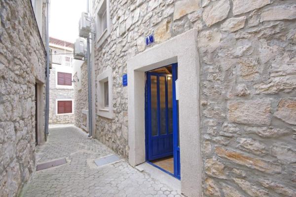 Apartments Ines - Tisno