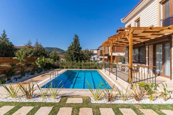 Luxurious Villa With Pool And Great Garden - İzmir