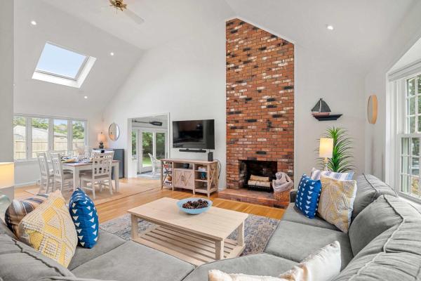 Minutes To Red River Beach Dog Friendly - Harwich, MA