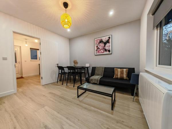 2 Bedroom Cotswold Bungalow - Gloucestershire