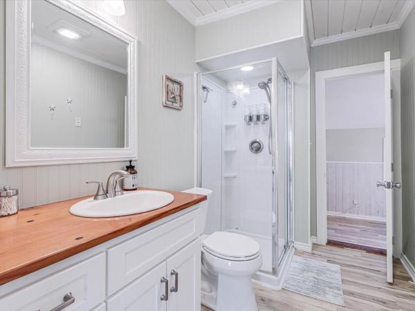 Market Street Retreat - Rockport, TX