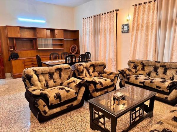 Spacious 4-bedroom Luxury Stay In The Heart Of F10 - Islamabad