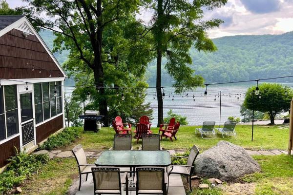 Brown House, Lake, Boat Dock, King Bed, Grill - Brewster, NY