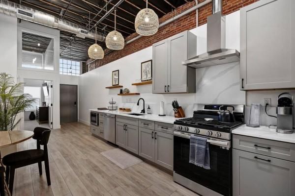 Modern Condo On Main St - Twin Falls, ID