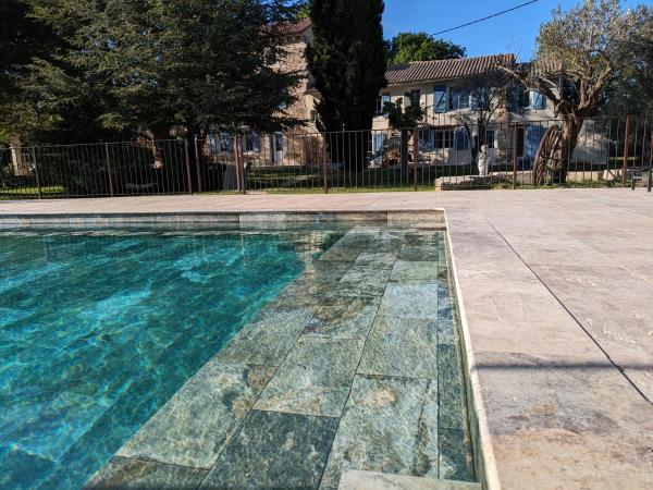 Mas De La Roule, 4 Studios, Piscine Chauffée, Studio Spa, Parc 2 Ha, Pont D'avignon à Pied - Avignon