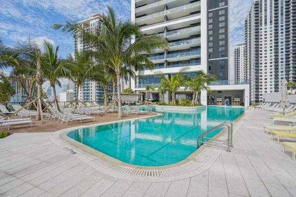 New Luxury Bay View Downtown 1 Bedroom - Miami Beach, FL
