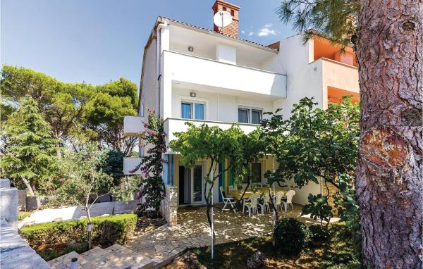 Four-bedroom Holiday Home In Pula - Pula