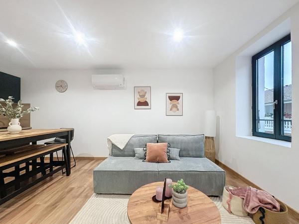 Spacieuse Et Elégante Maison De Ville - Isère