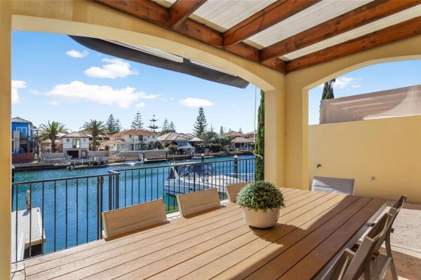 Venice On The Beach Family Waterfront Escape - Mandurah