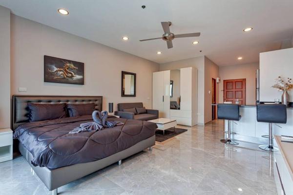 Beachfront Condo Phratamnak - Jomtien