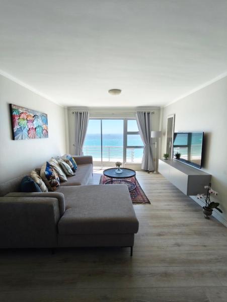 2 Bedroom Beachfront Apartment Blouberg - Cape Town
