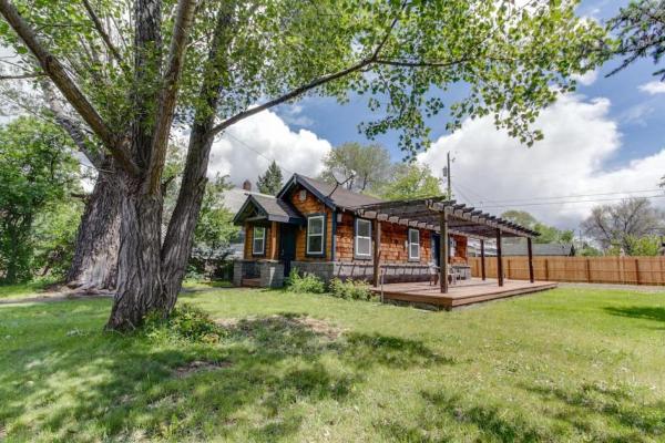 Bluebird Day - Aspen Getaway - Bend, OR