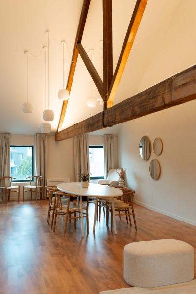 Spacious, Newly Renovated Loft - 107m2 - Beveren