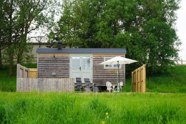 Jasmine Hut - Wiltshire