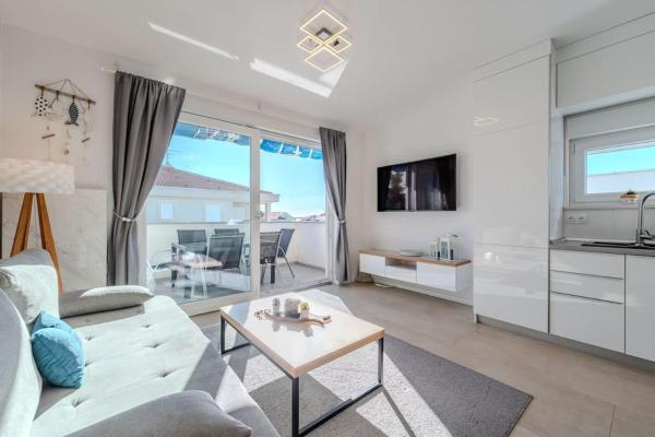 Nova Excellence Modern Apartment For 8 - Novalja