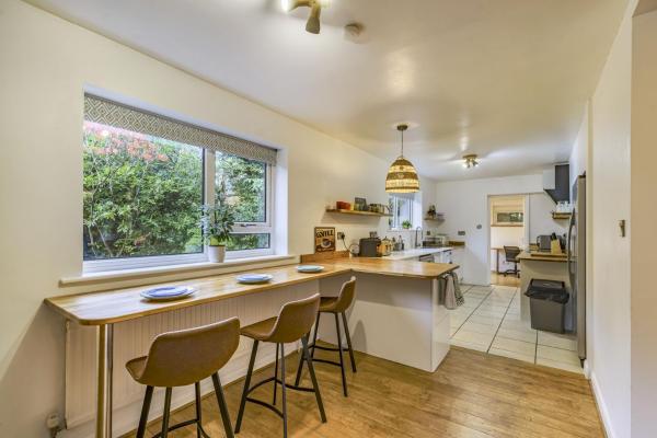 The Laurels - Wifi, Parking, 4 Bedrooms, Gatwick - Crawley