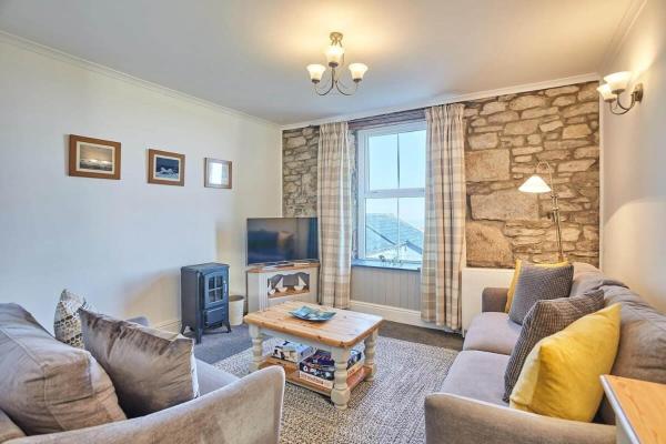 Cosy Flat Sea Views Short Walk To Shops & Pub - Porthcurno