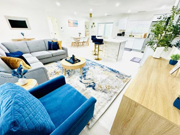 Coral Breeze - Remodeled Pool Game Room For 8! - Sanibel Island, FL