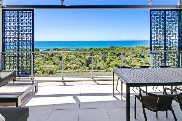 Breathtaking Beachfront 3 Bedroom Penthouse Bokarina Sunshine Coast - Bribie Island