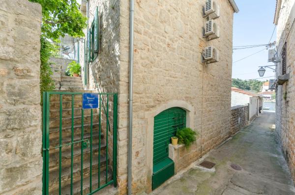 Apartments Draga - Jelsa