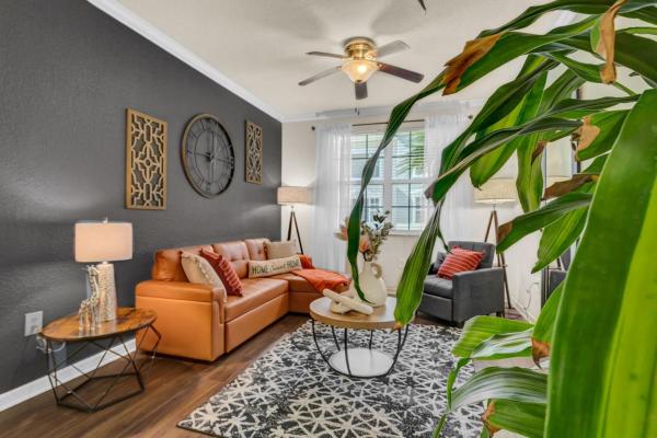Modern 2br2ba W King Bed, Pools Gym #1 - Aéroport de Tampa (TPA)