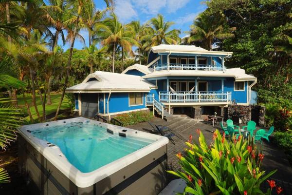 Kehena Black Sand Beach House - Ocean View Swim Spa - Pahoa, HI