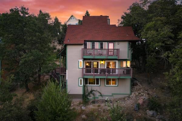 Nadelhorn By Avantstay Balcony W Sweeping Views Playroom Arcade Games - Lake Arrowhead, CA