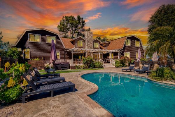 Chateau Syrah By Avantstay Picturesque Estate W Pool Hot Tub Pool Table Table Tennis New Pickleball Court Basketball Hoop - Temecula, CA