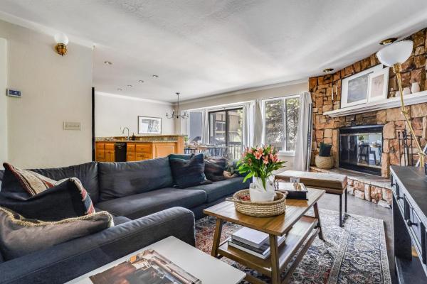 Marillac By Avantstay Gorgeous Ski Cabin W Balcony Patio - Tahoe City, CA