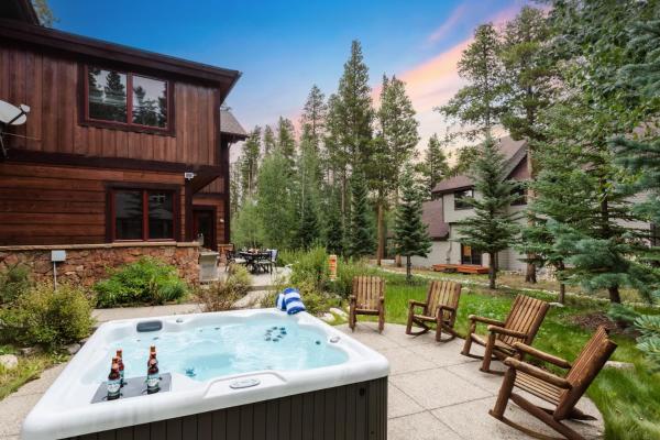 Peak 8 By Avantstay Spacious Modern Cabin W Hot Tub Views - Breckenridge, CO
