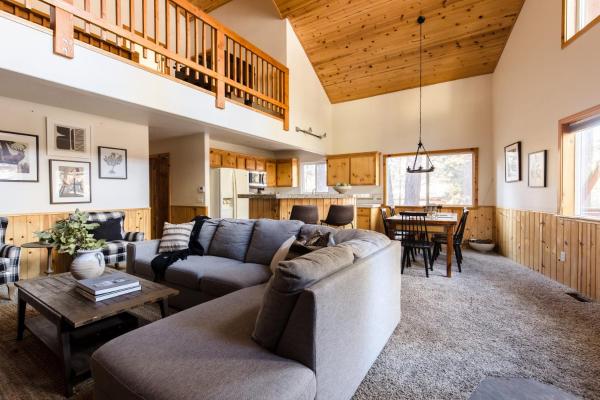 Jumper By Avantstay Serene Stylish Cabin W Hot Tub - Big Bear Lake, CA