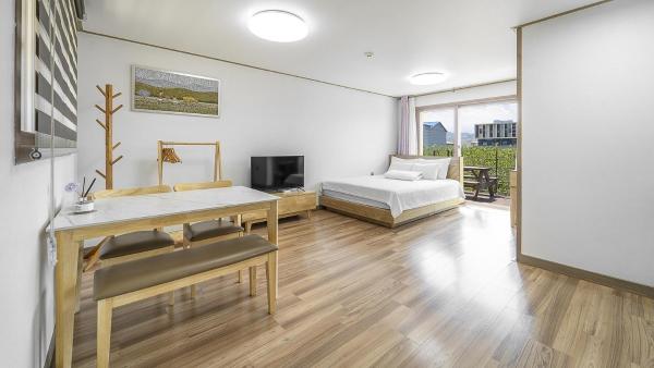 Jeju Rime Pension - Jeju International Airport (CJU)