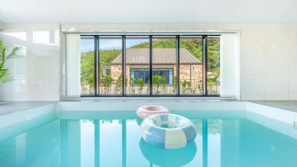 Danyang Dandelion Pool Villa - South Korea