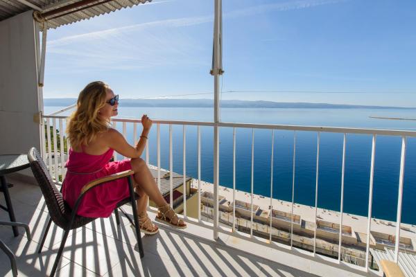 Sunny Apartment - Omiš