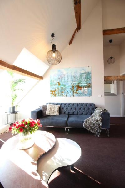 Spacious Loft In Listed Building - Nieuwegein